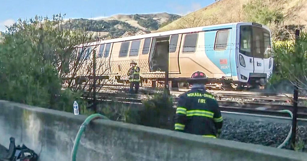 Derailed BART train back on the track - CBS San Francisco