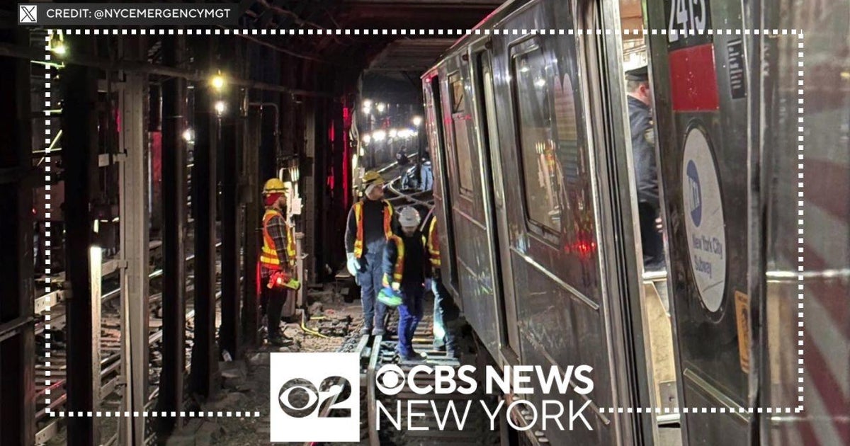 NYC subway trains collide and derail on Upper West Side - CBS New York