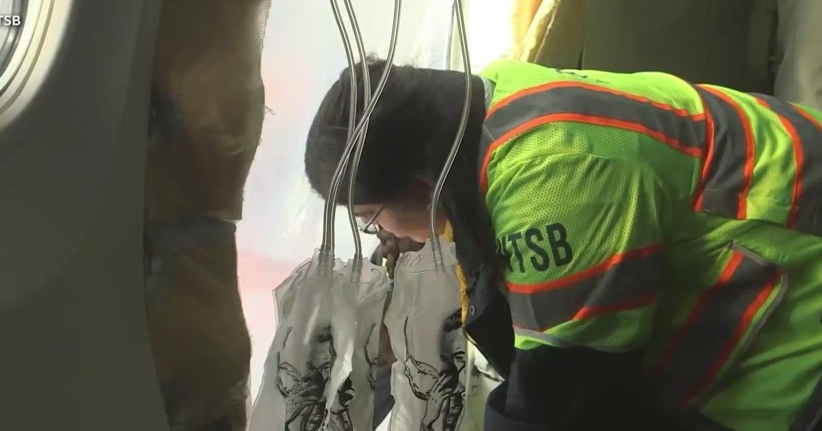 Recovered plug door from Alaska Air flight examined by NTSB - CBS San Francisco