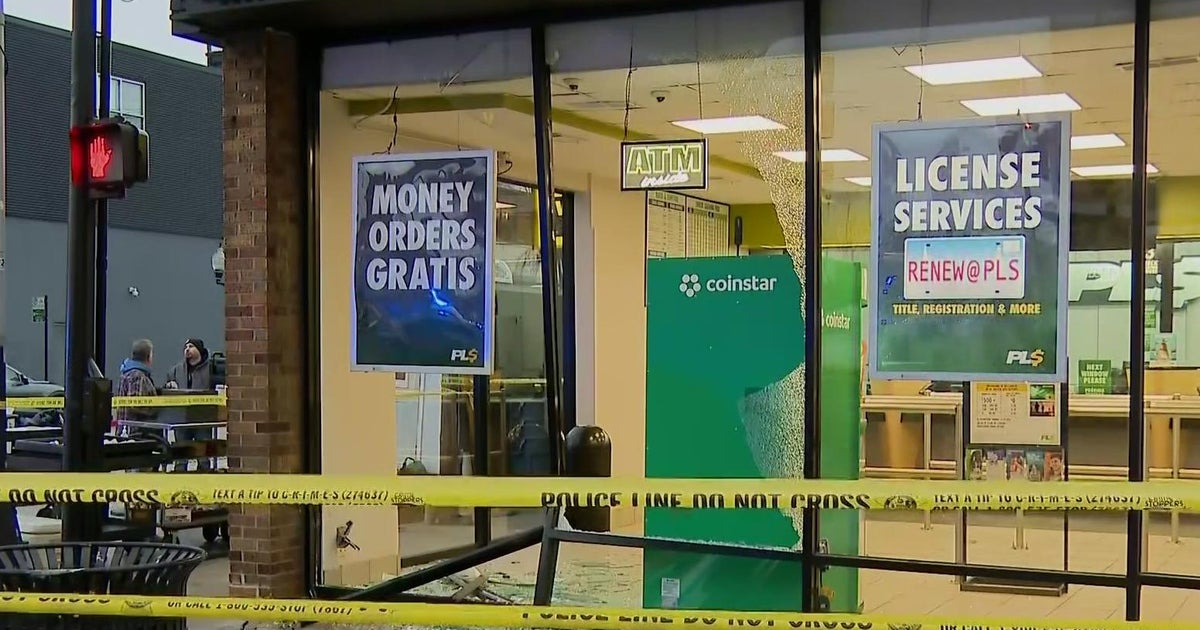 Thieves steal ATM in latest crash-and-grab burglary on Chicago's Near ...
