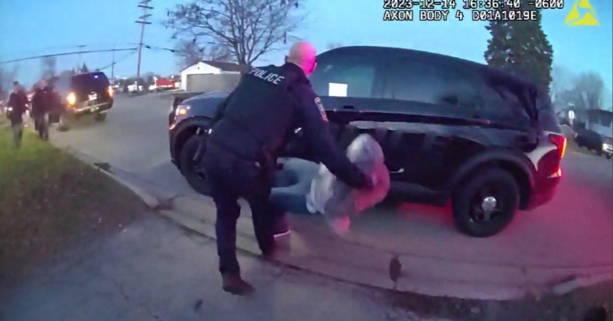 Video shows Chicago area police officer throw handcuffed suspect to ...