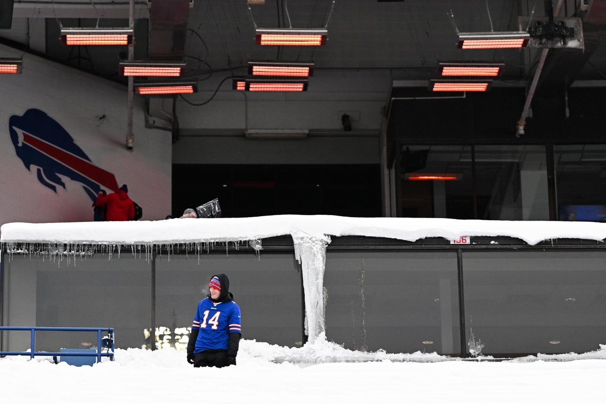 Buffalo Bills ask for help shoveling snow out of stadium ahead of ...
