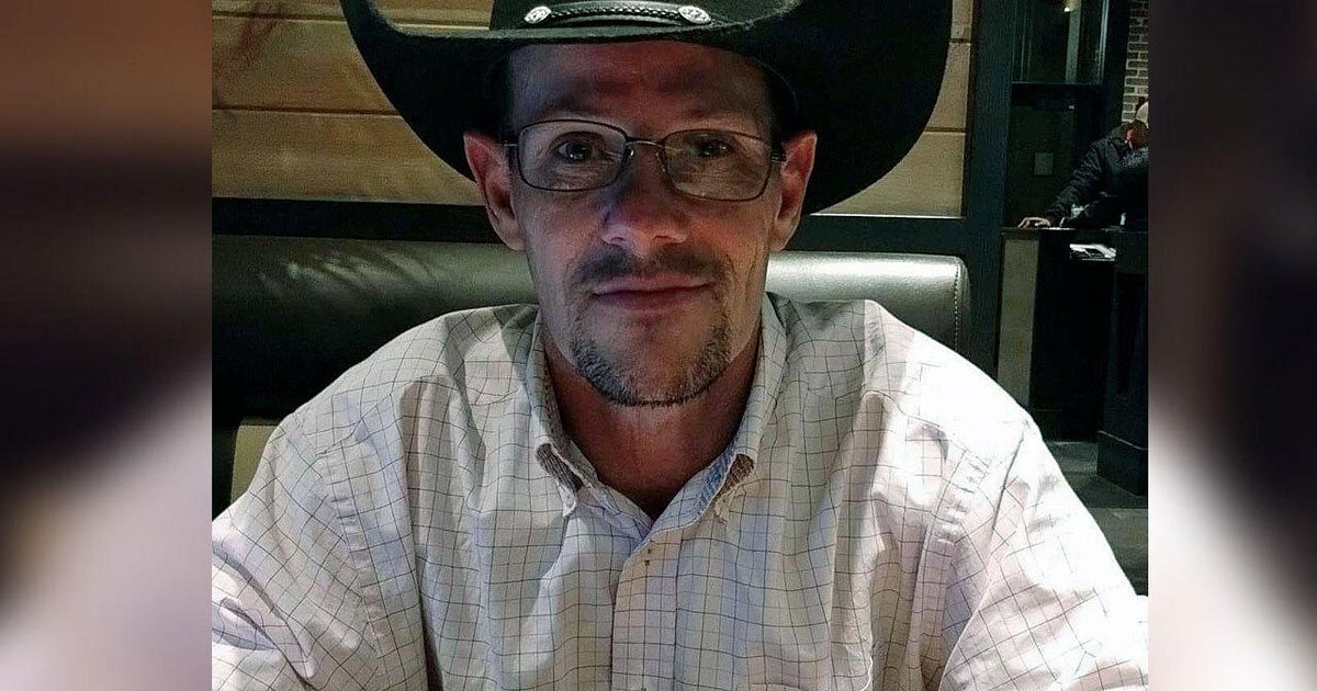 Fort Worth man murdered during firewood delivery, police say - CBS Texas