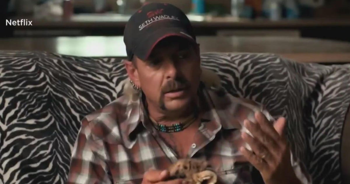 Star of Netflix's "Tiger King" documentary seeking new trial - CBS Chicago