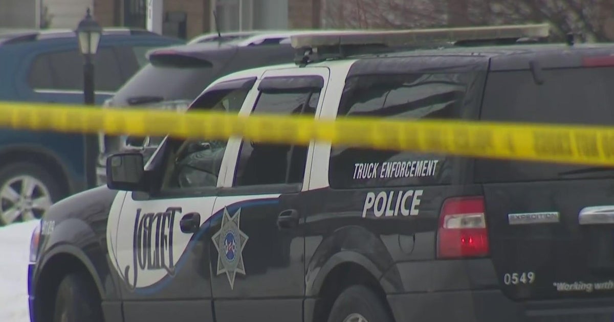 Joliet murder suspect's girlfriend arrested - CBS Chicago