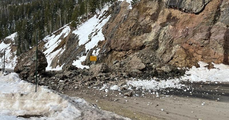 Rockfall keeps Wolf Creek Pass down to 1 lane, delays expected - CBS ...