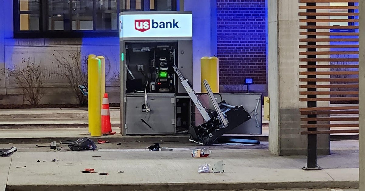 ATM torn apart in downtown Chicago - CBS Chicago