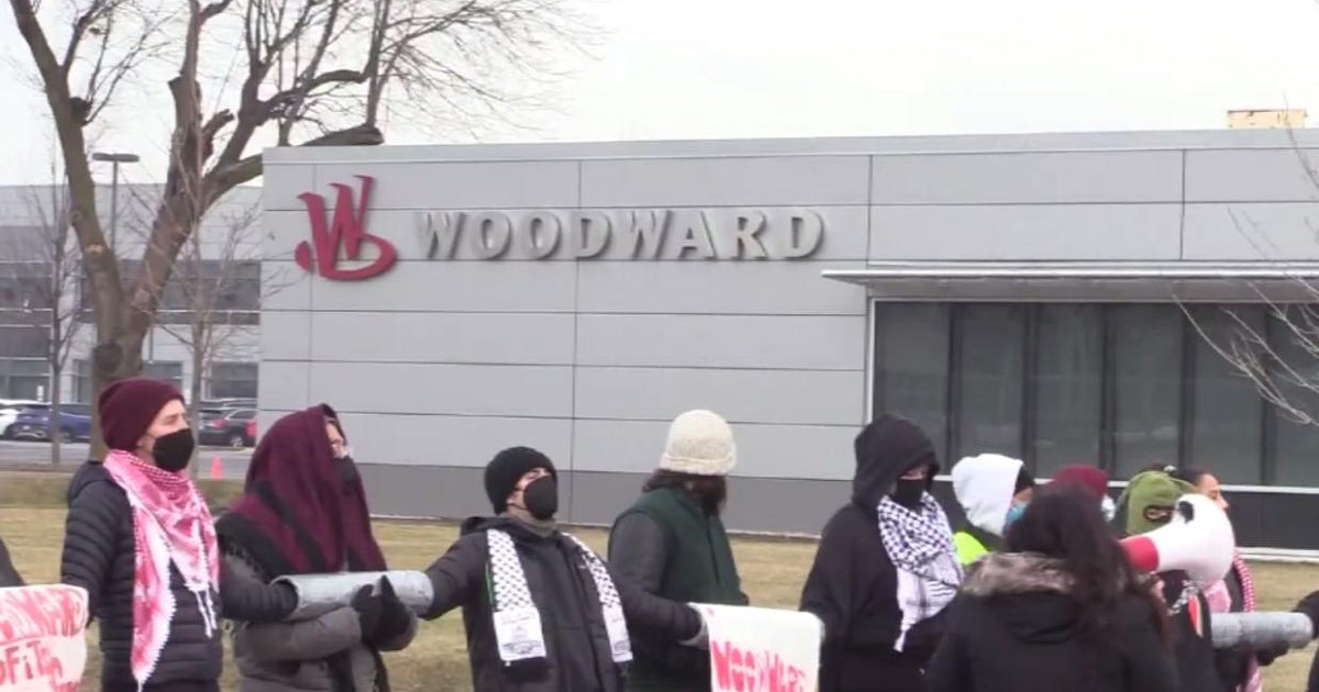 Pro-Palestinian protesters block streets outside Chicago area ...