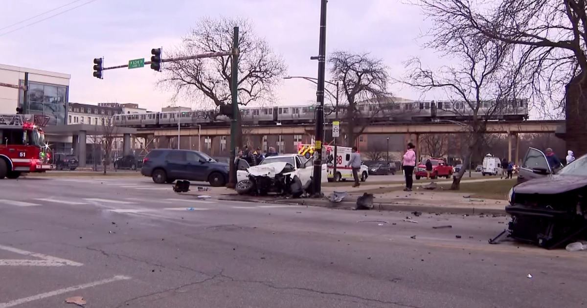 5 injured in South Side Chicago crash - CBS Chicago