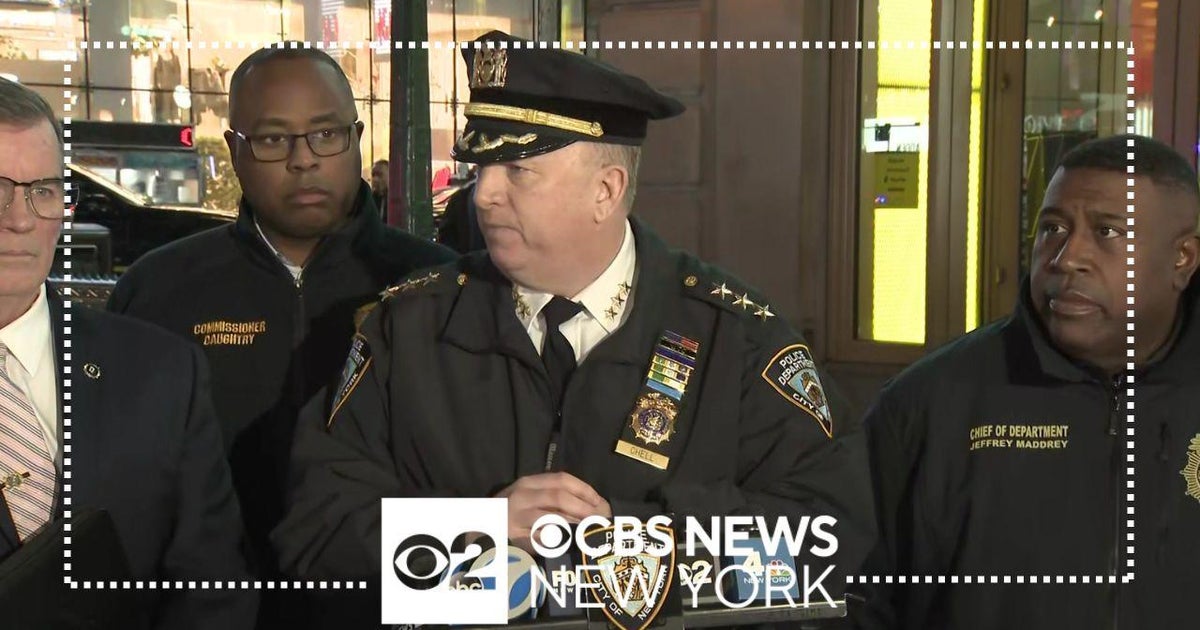 NYPD holds press briefing on Times Square shooting - CBS New York