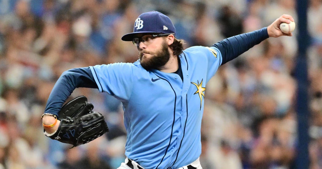 Pirates announce signings of pitcher Josh Fleming and catcher Yasmani ...