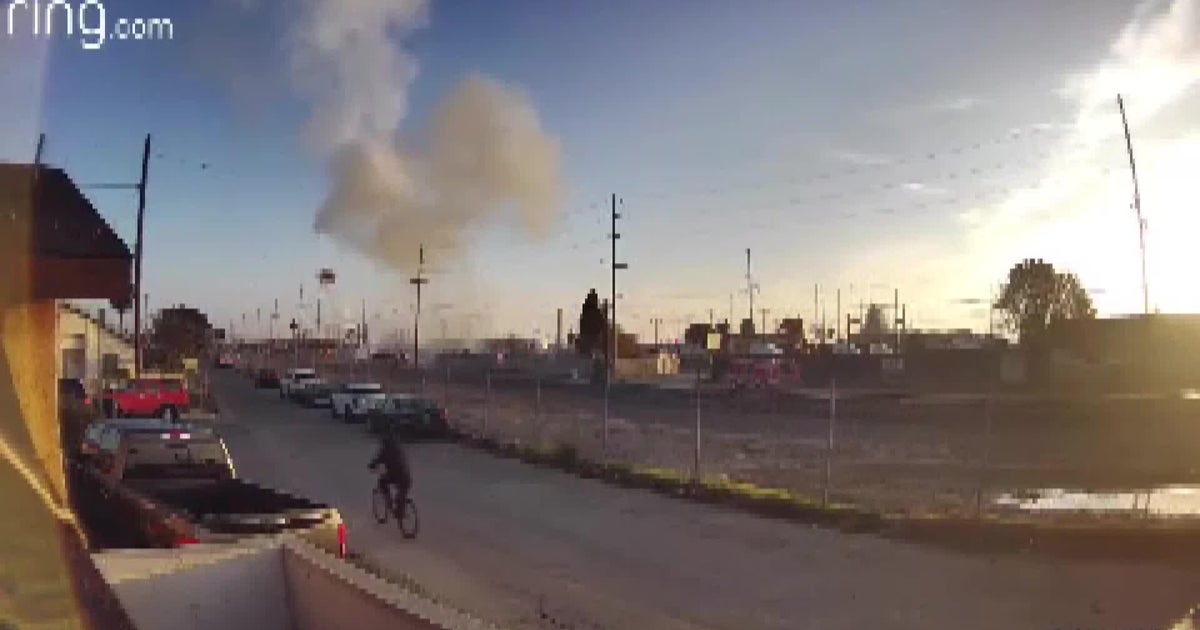 Caught on Camera: Semi-truck explosion in Wilmington - CBS Los Angeles