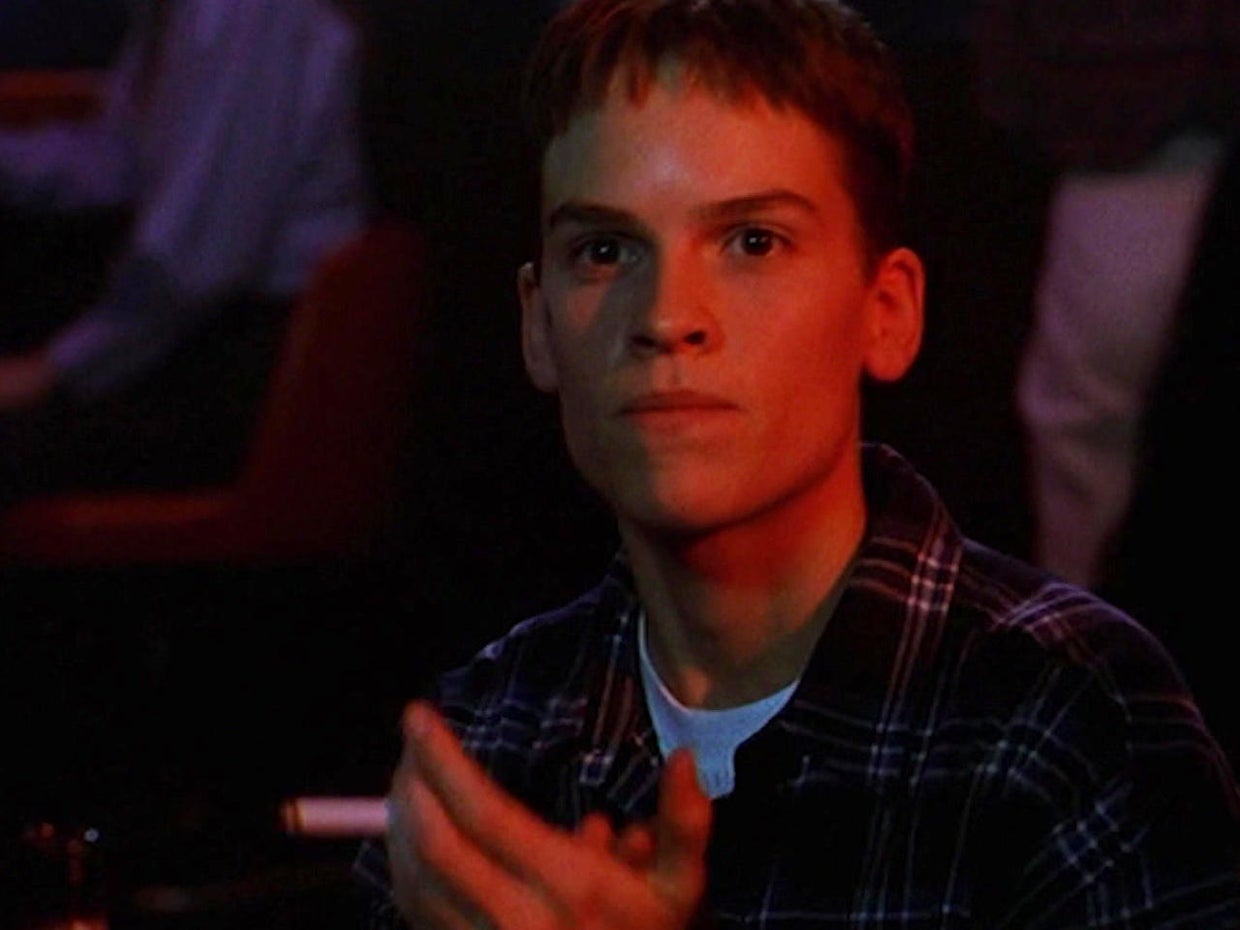 Hilary Swank on "Ordinary Angels" and miracles - CBS News