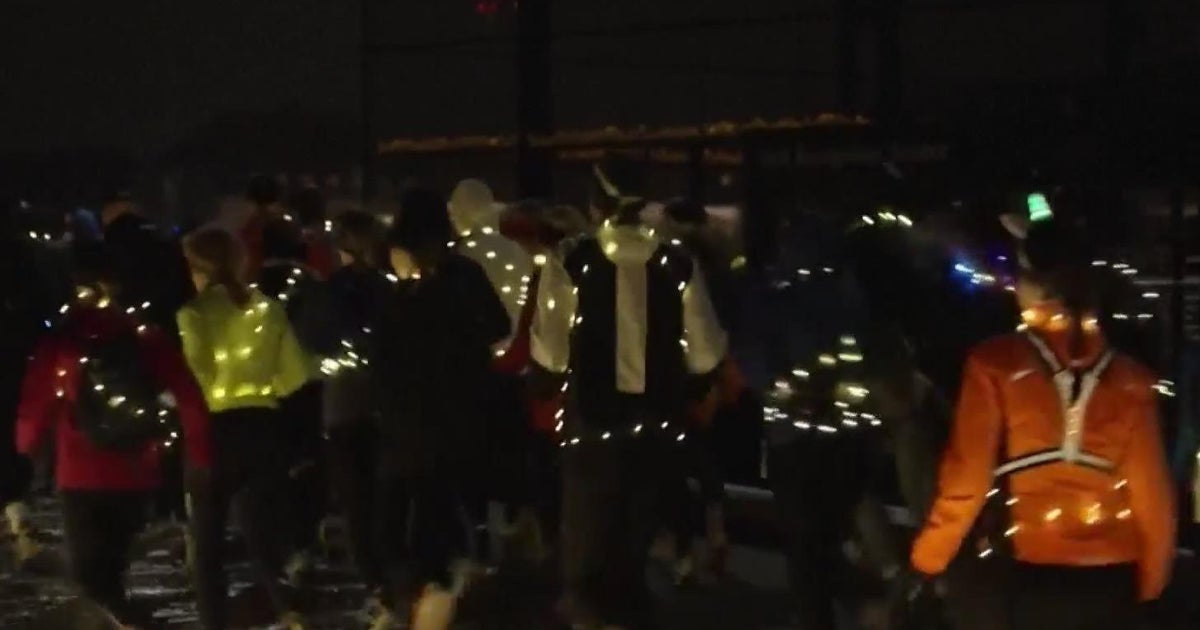 Light Run illuminates Denmark at festival - CBS Chicago
