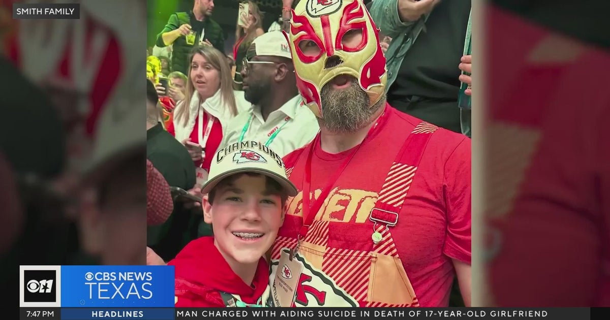 Jason Kelce to send luchador mask back to North Texas teen after going ...