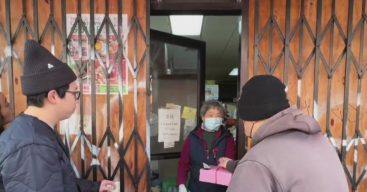 Golden Gate Bakery in San Francisco famous for its egg custard tarts ...