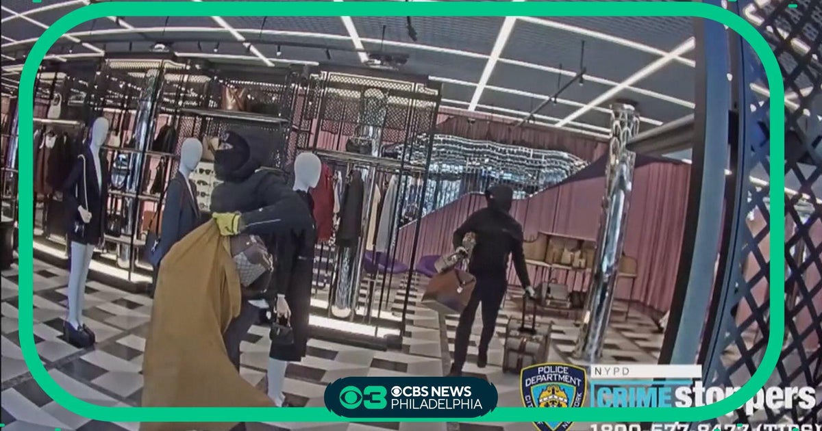 Gucci store robbery in New York caught on camera - CBS Philadelphia