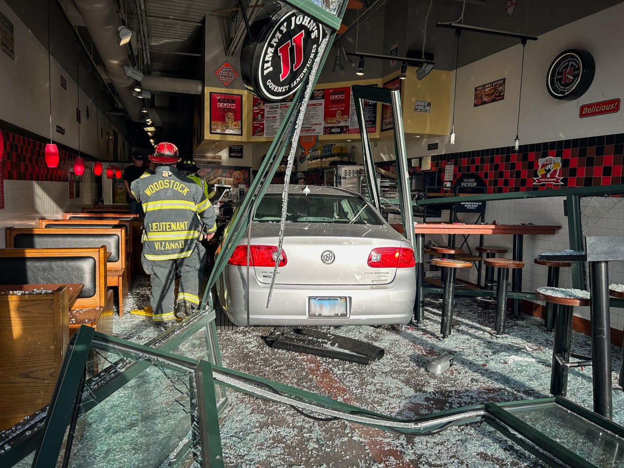 Car plows into Jimmy John's in northwest Chicago suburbs - CBS Chicago