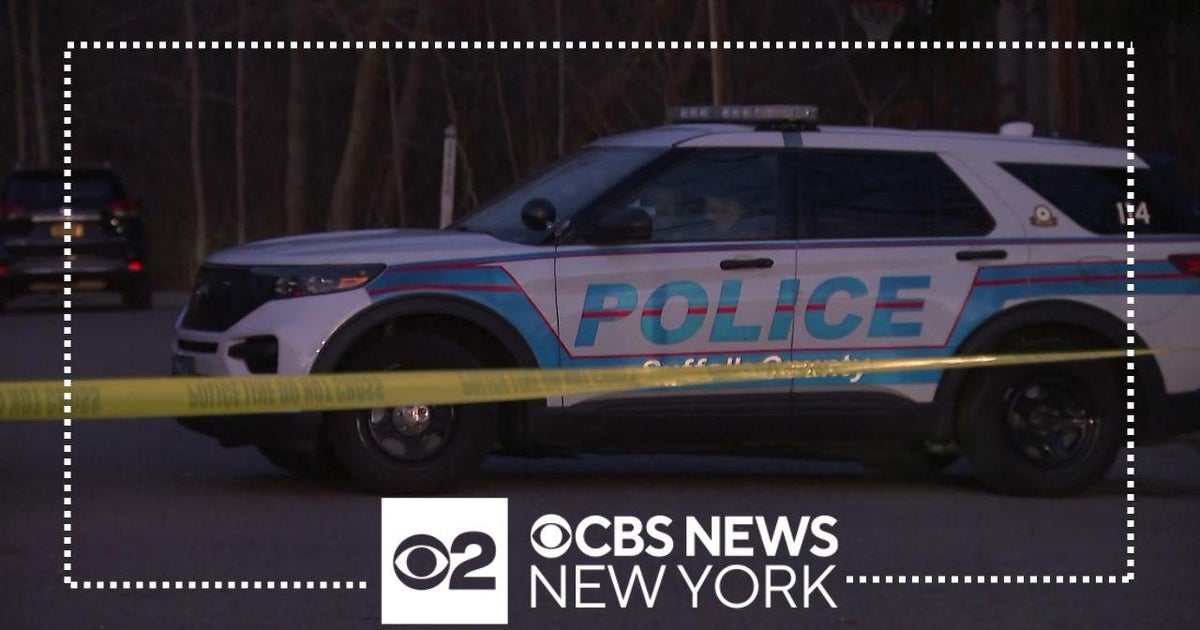 Human body parts found in Babylon, police investigating - CBS New York