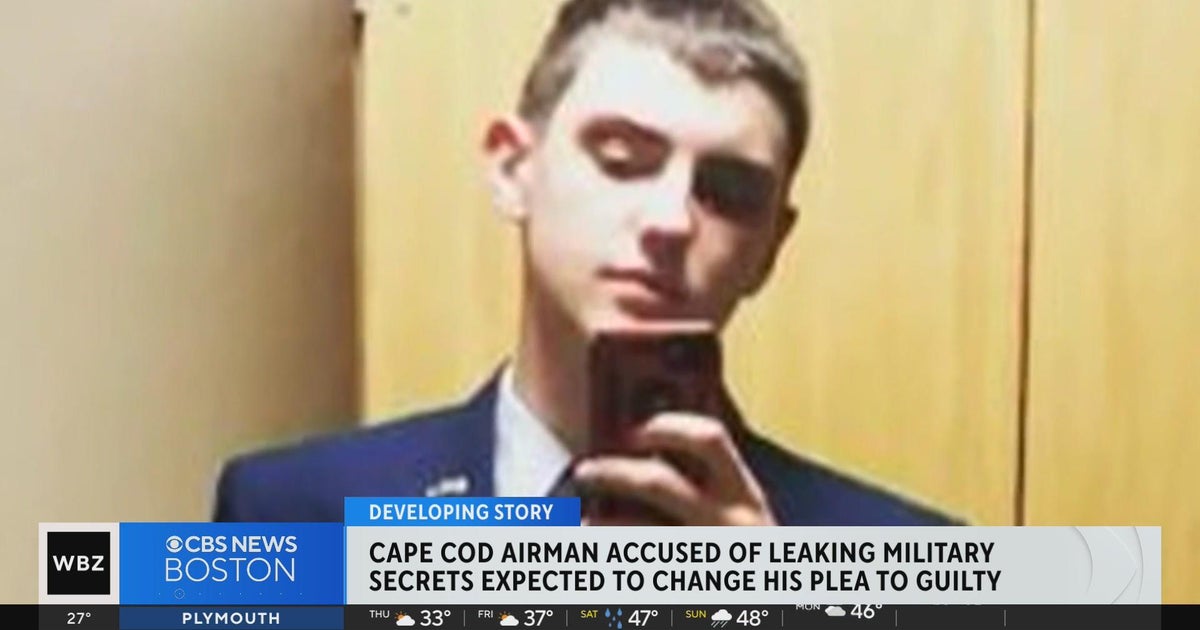 Airman accused of leaking military secrets expected to plead guilty ...