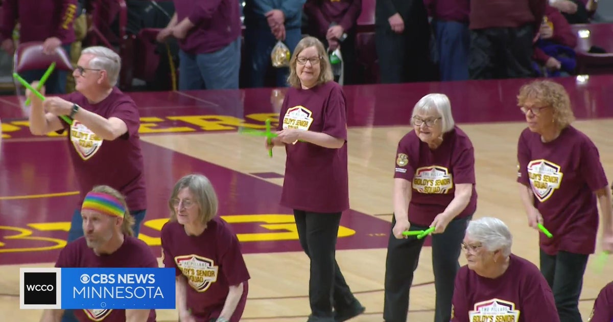 Seniors show off dance skills at sold-out basketball game - CBS Minnesota
