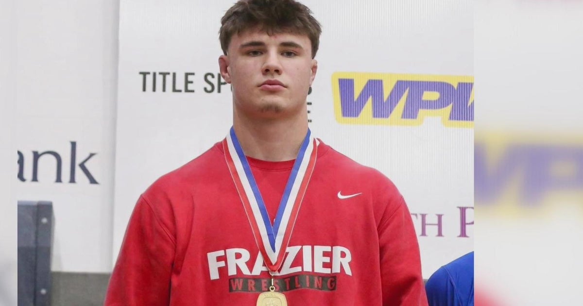 Local wrestler eyes wrestling history this weekend - CBS Pittsburgh