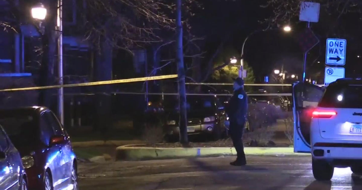 Driver suffers graze wound to head, arm while traveling on Chicago's ...