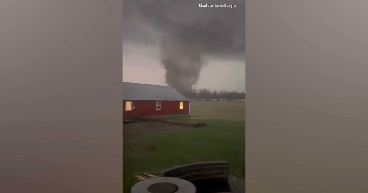 Apocalyptic scenes as severe storms hit Ohio - CBS News