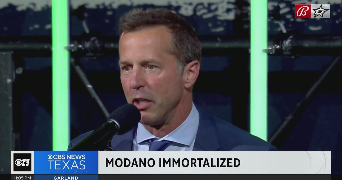 New statue unveiled for Dallas Stars legend Mike Modano - CBS Texas