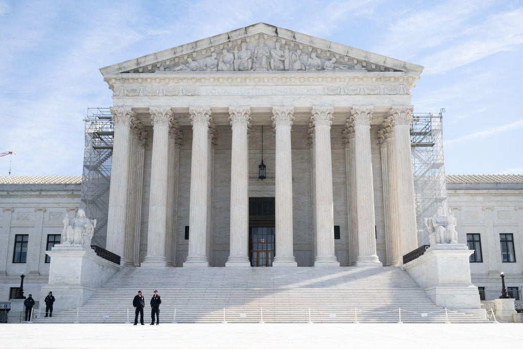 Supreme Court wary of restricting government contact with social media ...