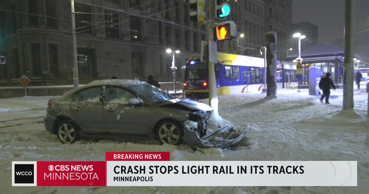 2 different cars crash into LRT in Twin Cities - CBS Minnesota