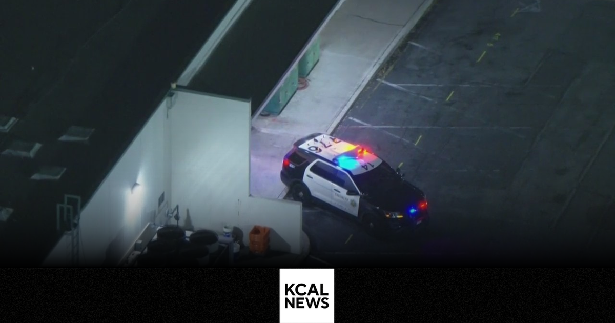 17-year-old grabs deputy's gun, shots herself inside station, LASD says ...