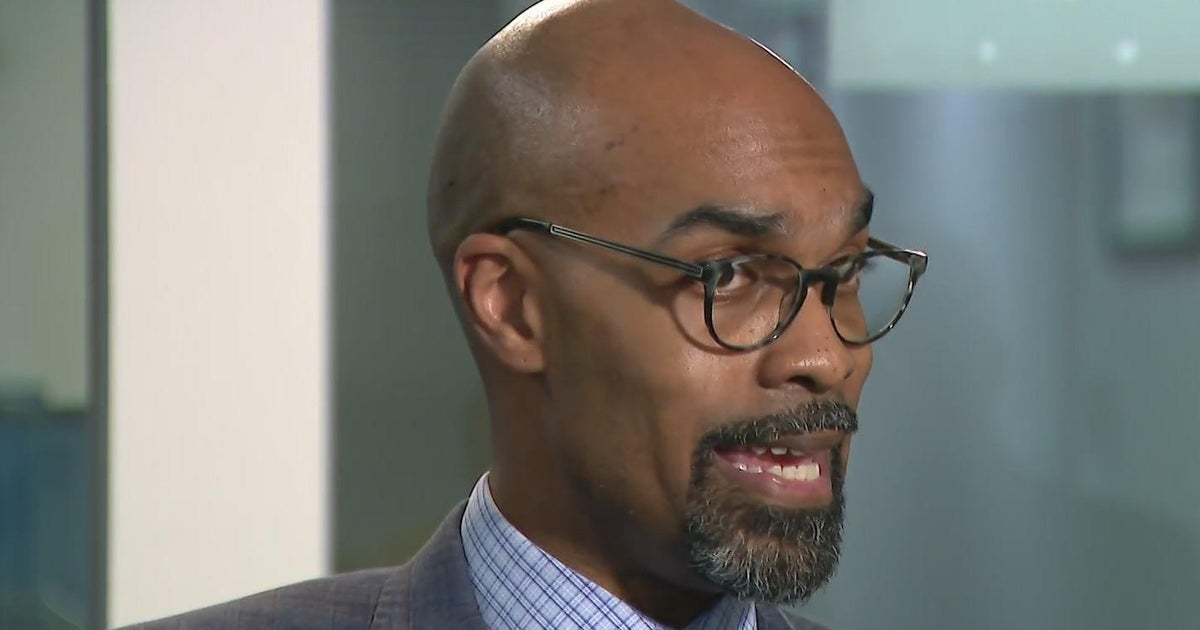Fired suburban Chicago police chief tells his side - CBS Chicago
