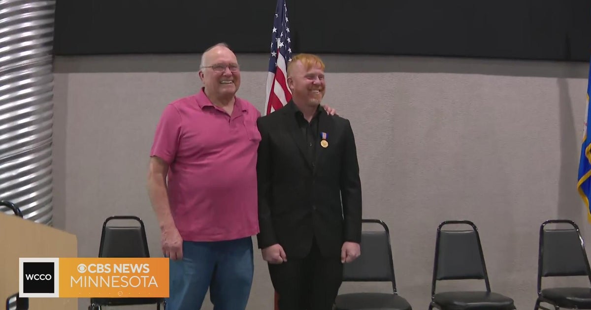 Retired army sergeant receives honor for ice rescue - CBS Minnesota
