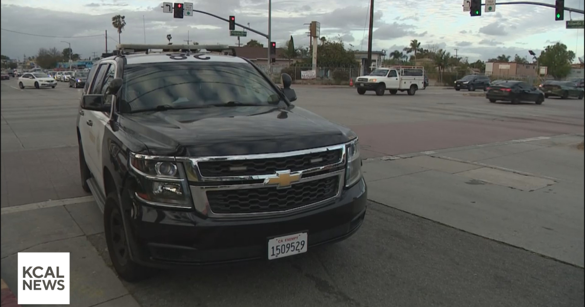 Deputies arrest armed and dangerous pursuit suspects in Compton - CBS ...