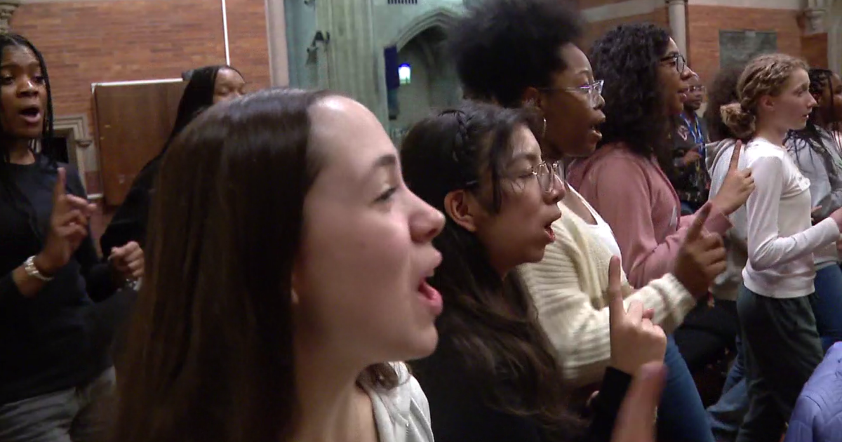 Uniting Voices Chicago youth choir is headed to Kennedy Center in D.C. - CBS Chicago