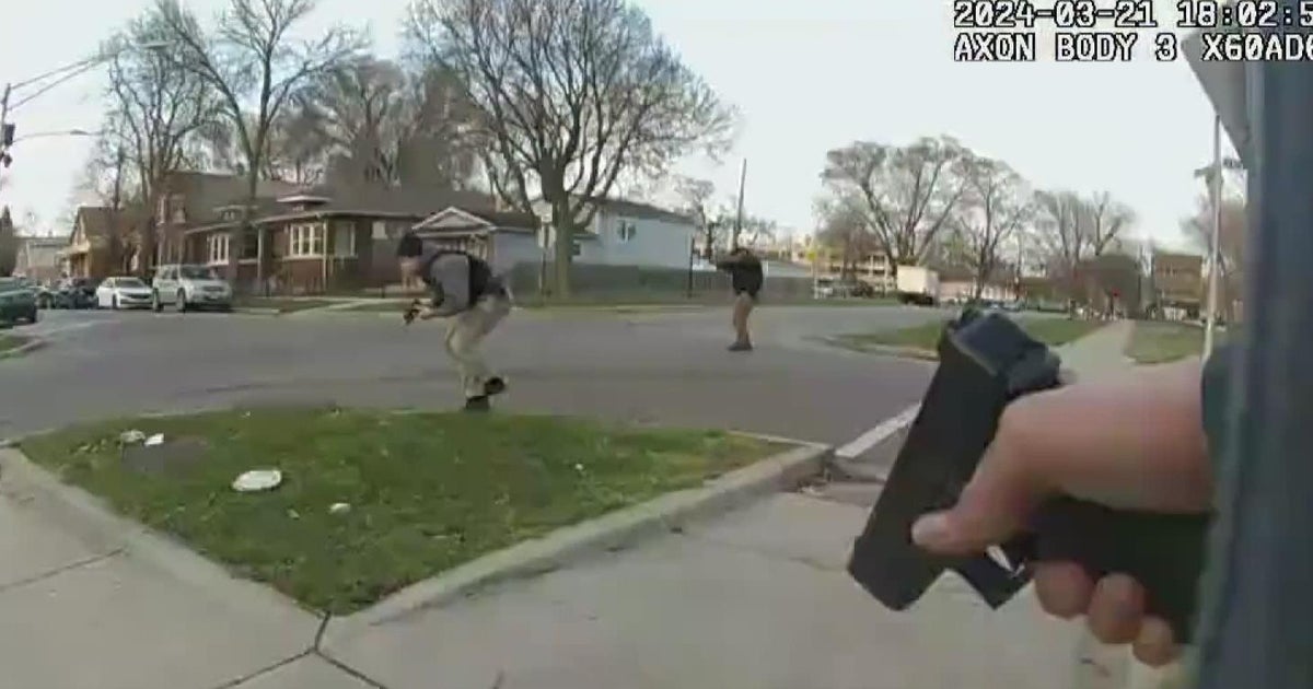 Video released of fatal Chicago police shooting of Dexter Reed - CBS ...