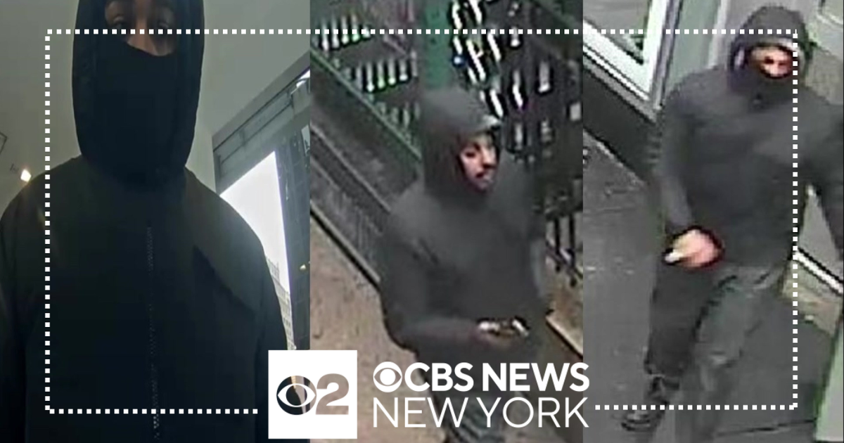 Man accused of robbing women at ATMs - CBS New York