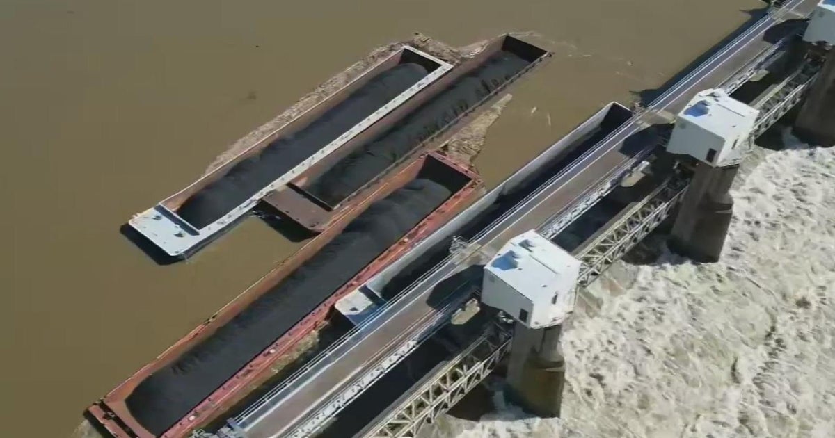 Search underway for runaway barge believed to have sunk on Ohio River ...