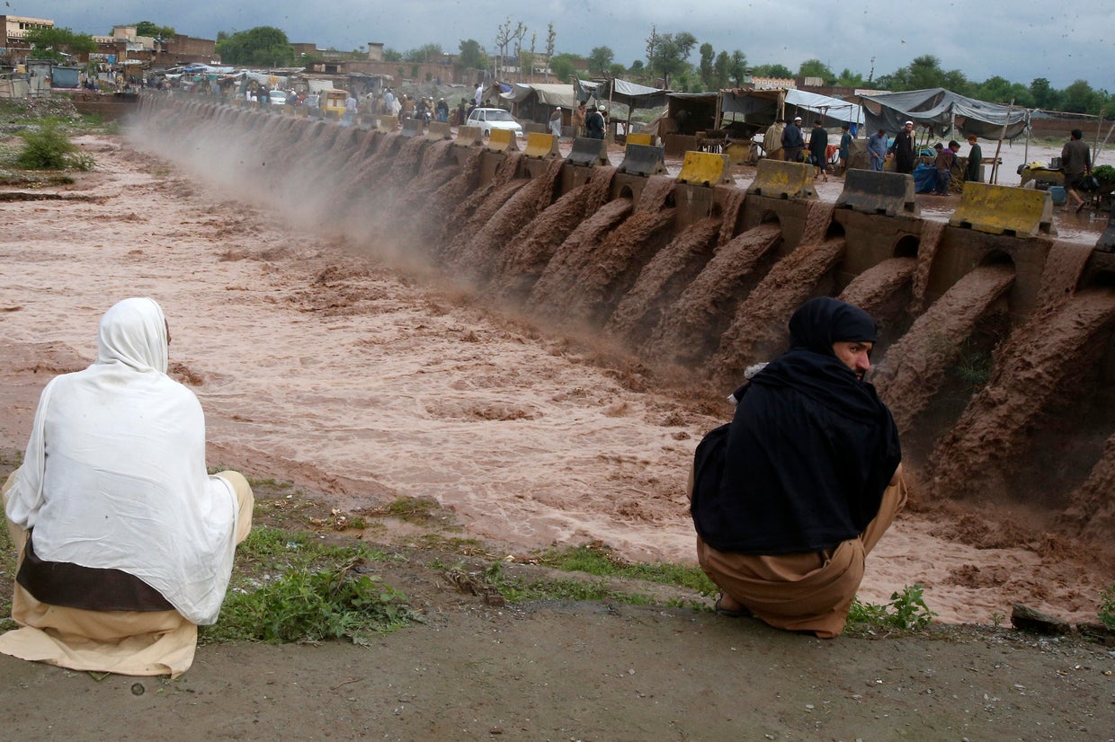 At least 135 dead in Pakistan and Afghanistan as flooding continues to ...