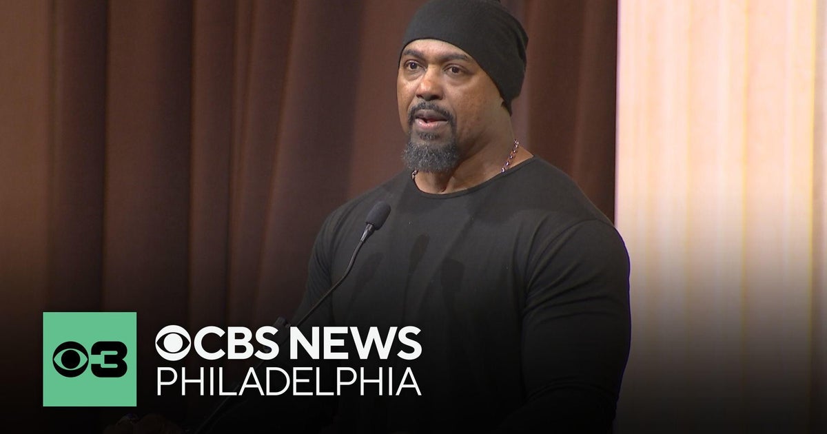 Hall of Famer Brian Dawkins speaks at fundraiser for NICU babies ...