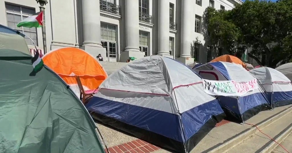 Demonstrators at Cal demand university divest from war-supporting ...