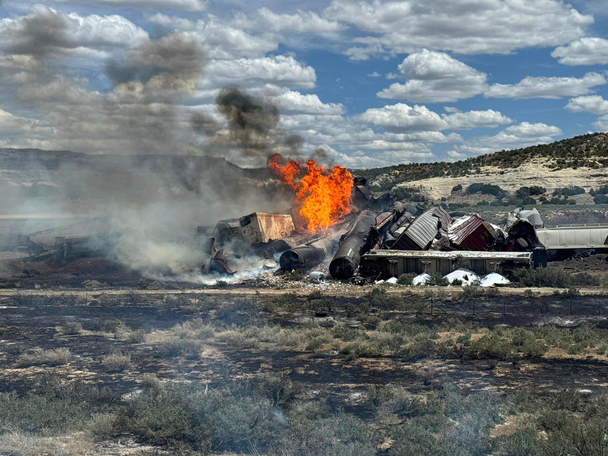 Fire still burning after freight train derails on Arizona-New Mexico ...