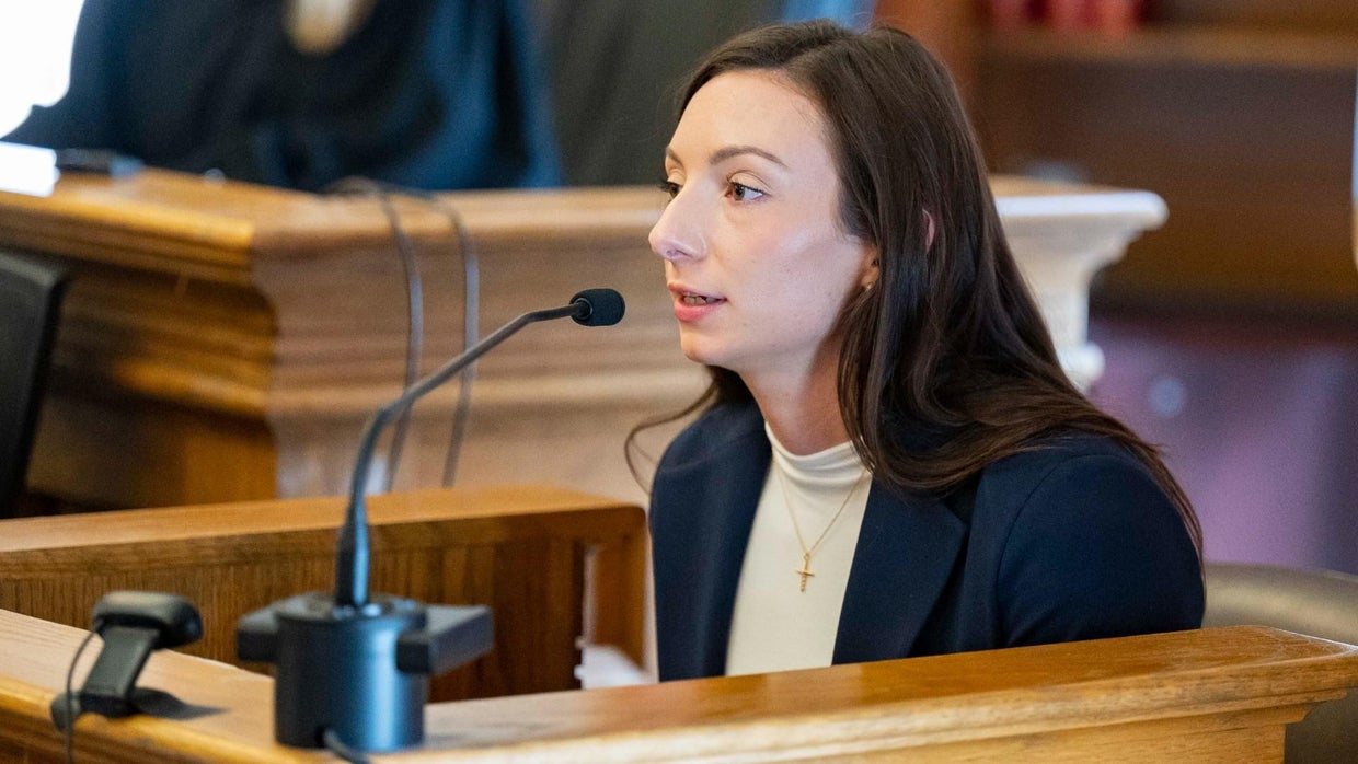 Jurors see Karen Read, John O'Keefe in bar surveillance video hours before alleged murder - CBS ...