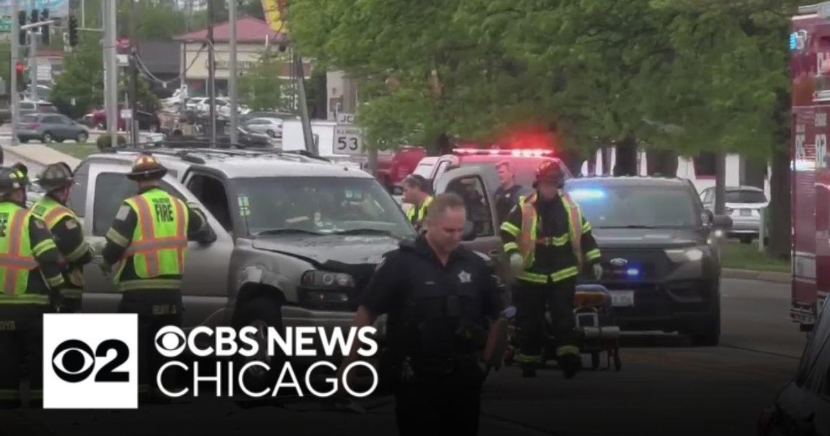 Suburban Chicago crash sends multiple people to the hospital - CBS Chicago
