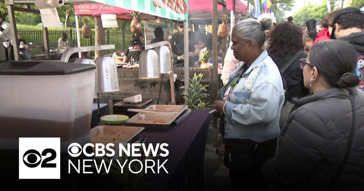 Bronx Night Market debuts at Bronx Week - CBS New York