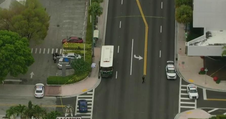 Pedestrian struck, killed by trolley on Litttle Havana's Calle Ocho ...