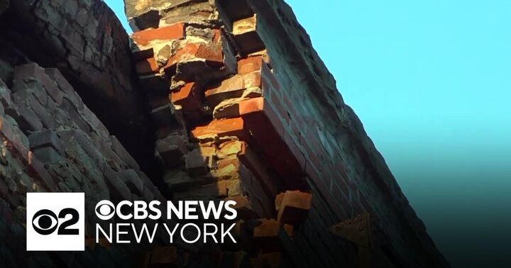 Building partially collapses in Brooklyn - CBS New York