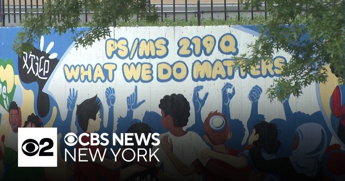 Nyc Elementary School Students Exposed To Pepper Spray Cbs New York