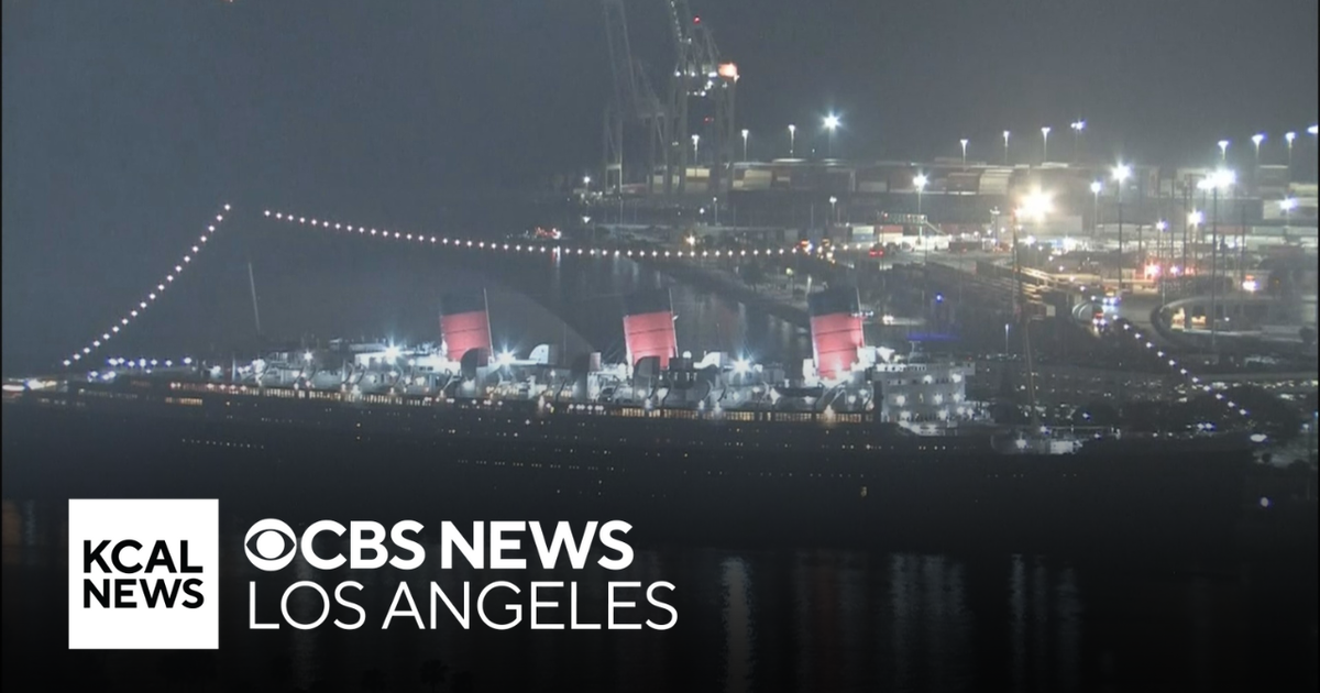 Queen Mary makes a roaring comeback as Fleet Week starts in Los Angeles ...